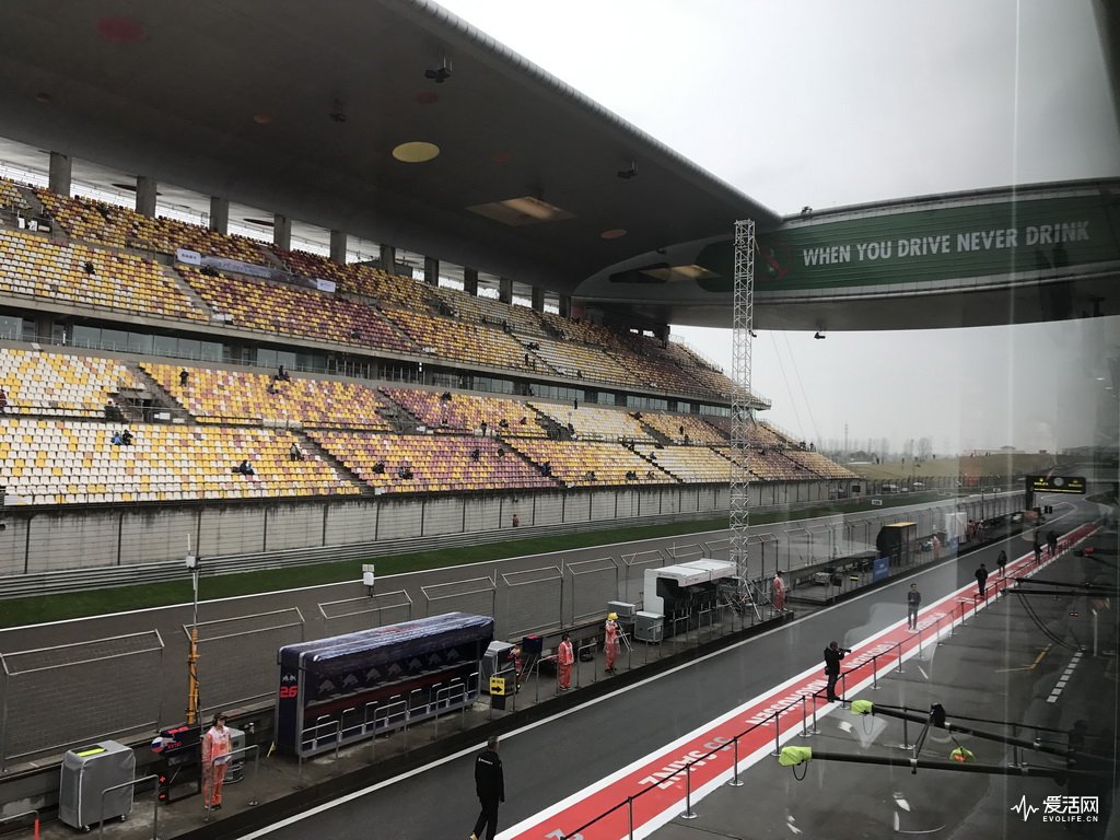 F1赛事朝圣之旅 Paddock Club观赛是一种怎样的狂热体验？ | 爱活网 Evolife.cn