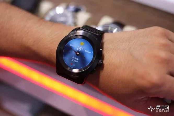 MyKronoz再次震撼登陆上海 带来世界首款混合型智能手表ZeTime | 爱活网 Evolife.cn