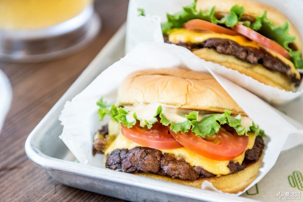 Shake Shack上海首家门店落户新天地 神级汉堡到底怎么样？ | 爱活网 Evolife.cn