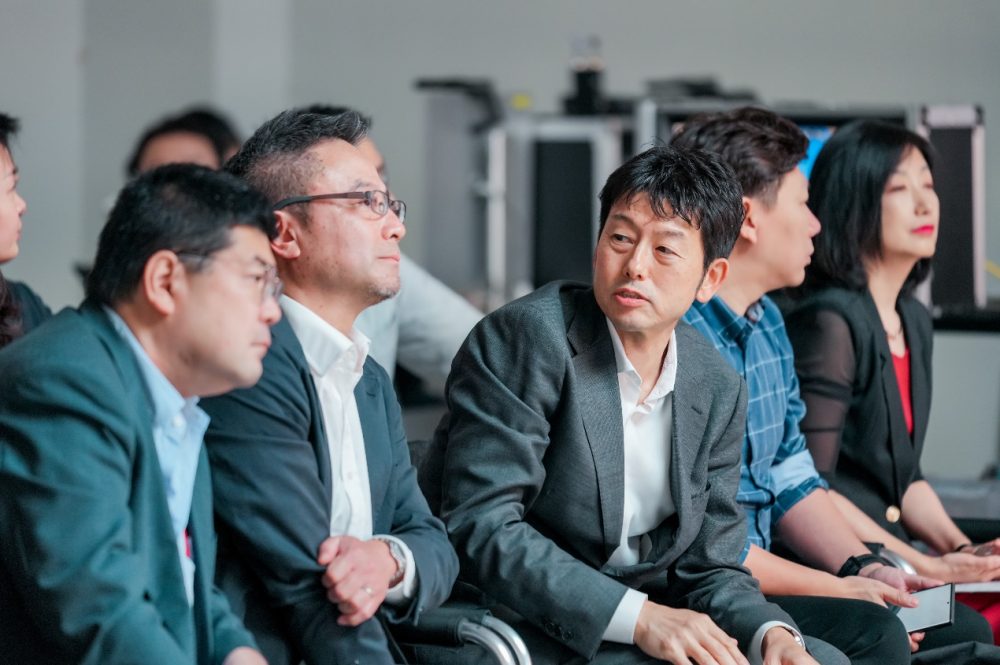 媒体代表团参观国内首间黑彩晶虚拟制作影棚揭秘索尼黑科技 | 爱活网 Evolife.cn