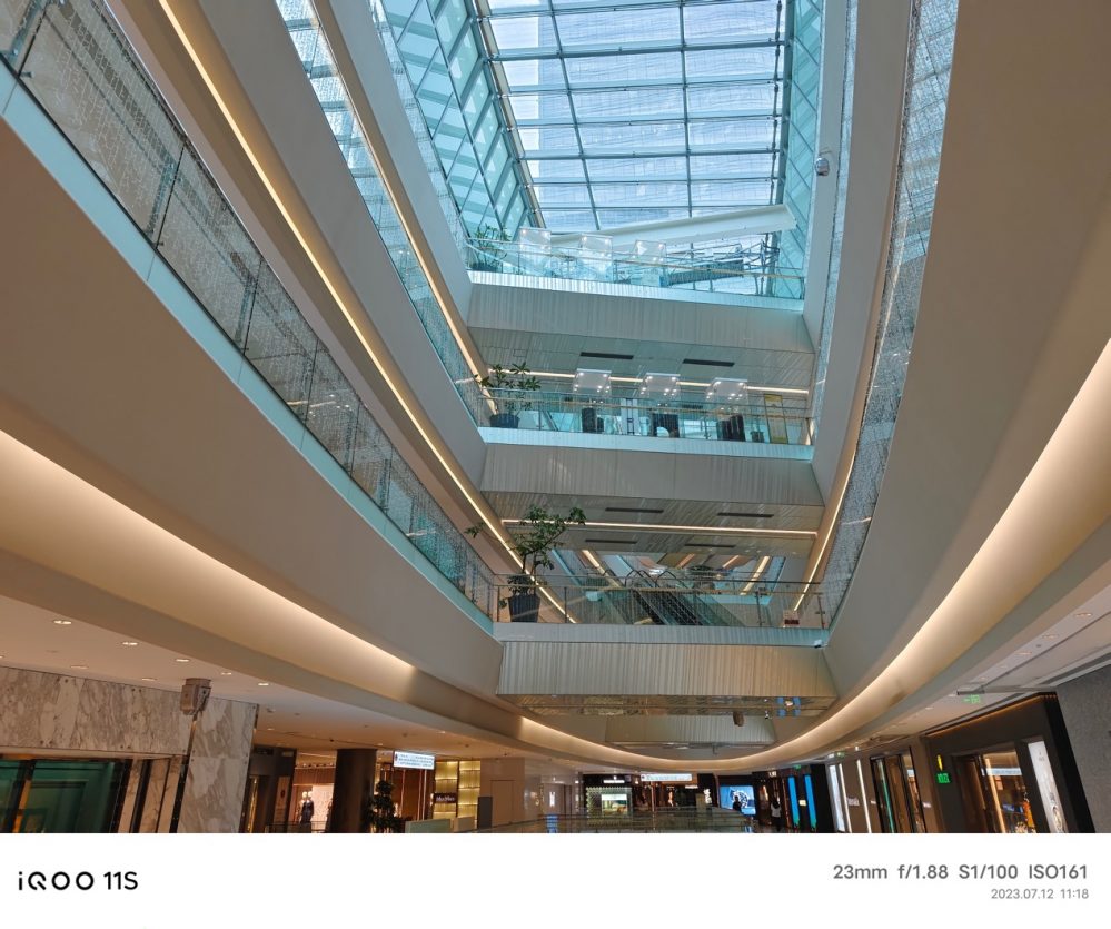 iQOO 11S体验：一款几乎无短板的水桶机型 | 爱活网 Evolife.cn